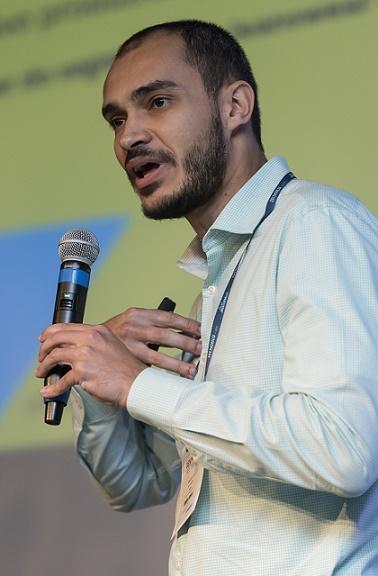 Estudo revela que mulher brasileira é a que mais tem jeans - Abit